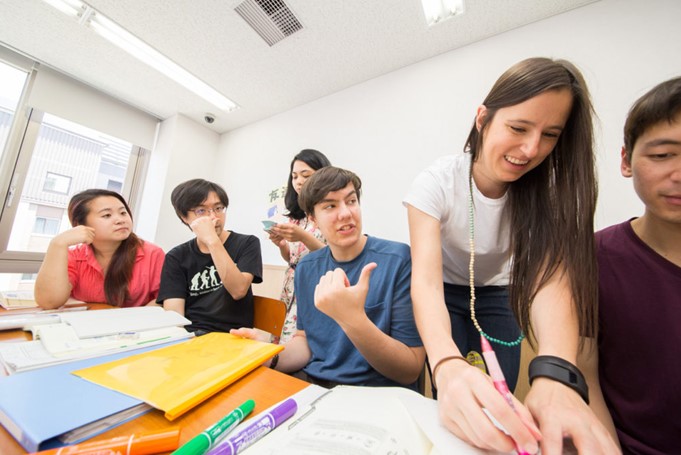 5 Benefits of Learning A New Language When Traveling - WorthvieW