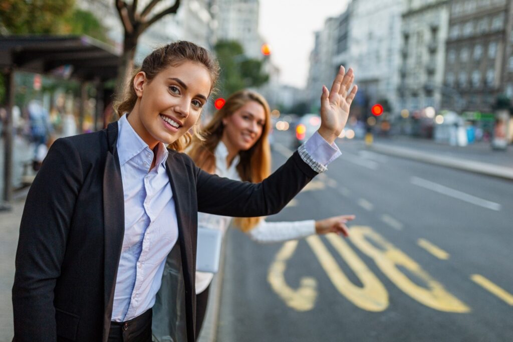 Pros and Cons of Taking a Taxi for Business Travelers - WorthvieW