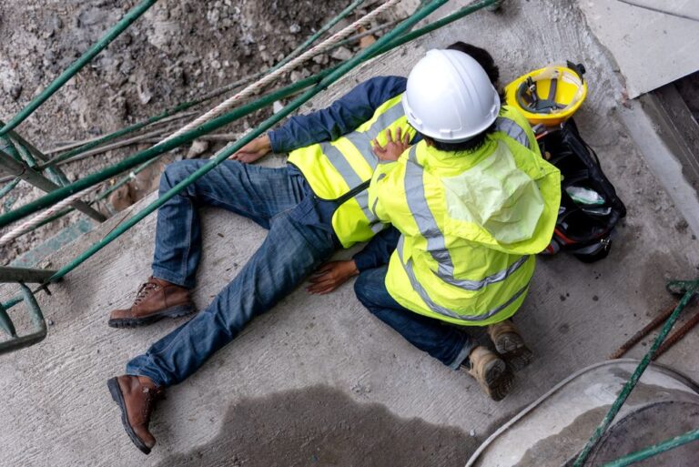 Who’s Liable? Understanding Construction Site Accident Claims - WorthvieW
