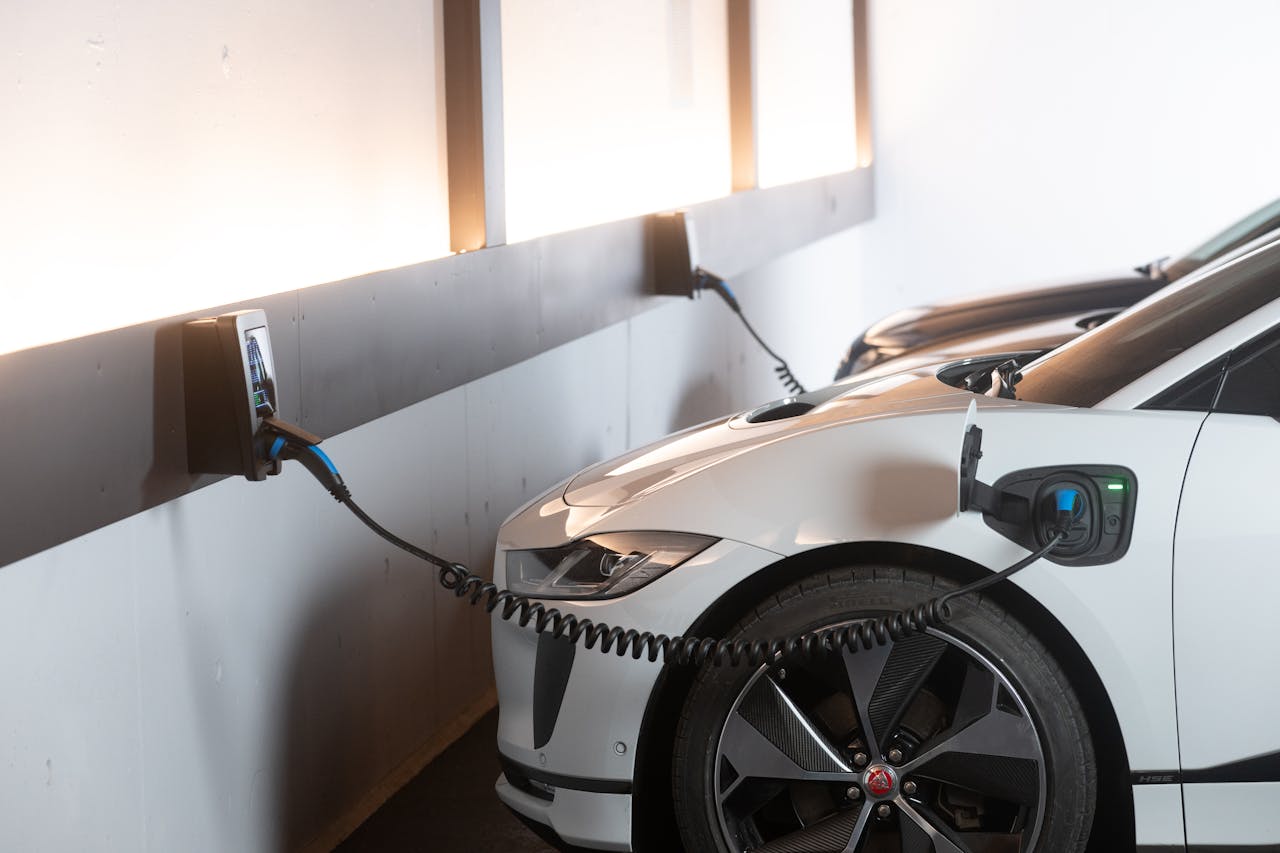 Electric Vehicle Fleet Management Software for Public Transportation ...